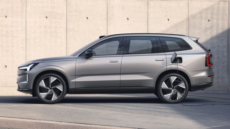 Plus de variantes du VUS électrique à trois rangées Volvo EX90 2024 à ...