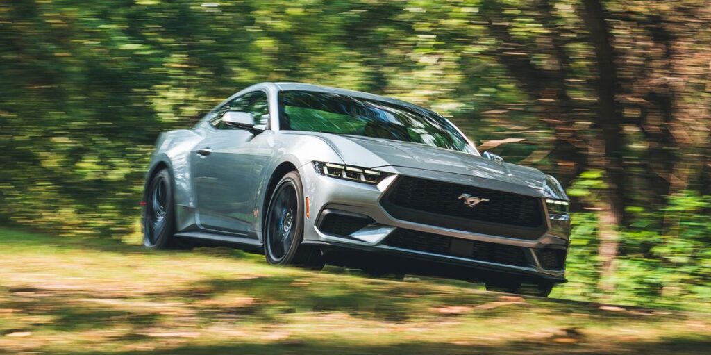 La Ford Mustang EcoBoost 2024 révise le Four-mula - Groupe Patrick Launay